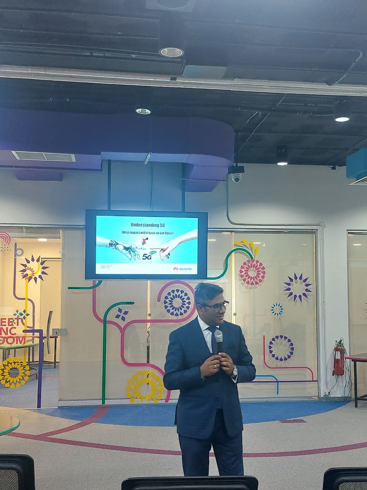 Zain Jordan organizes the “Understanding 5G what impact will it have on our lives?” session – int@j